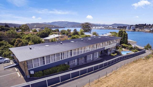 Waterfront Lodge Motel | DigiBite Studio